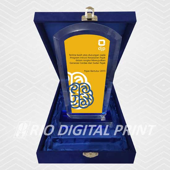 Plakat Akrilik Platinum P6 20mm | Rio Digital Printing Palu
